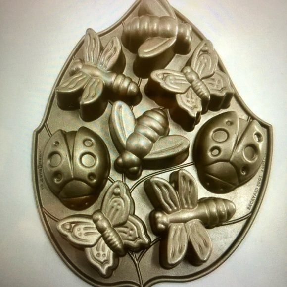 Nordic Ware | Kitchen | Bug Bee Baking Pan Nordic Ware Backyard Bugs ...
